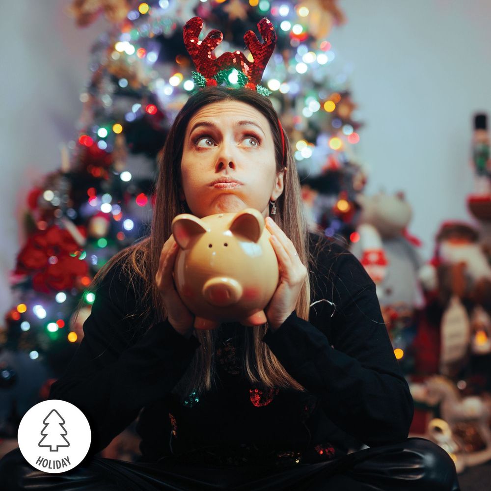 How to Save on Last-Minute Holiday Expenses